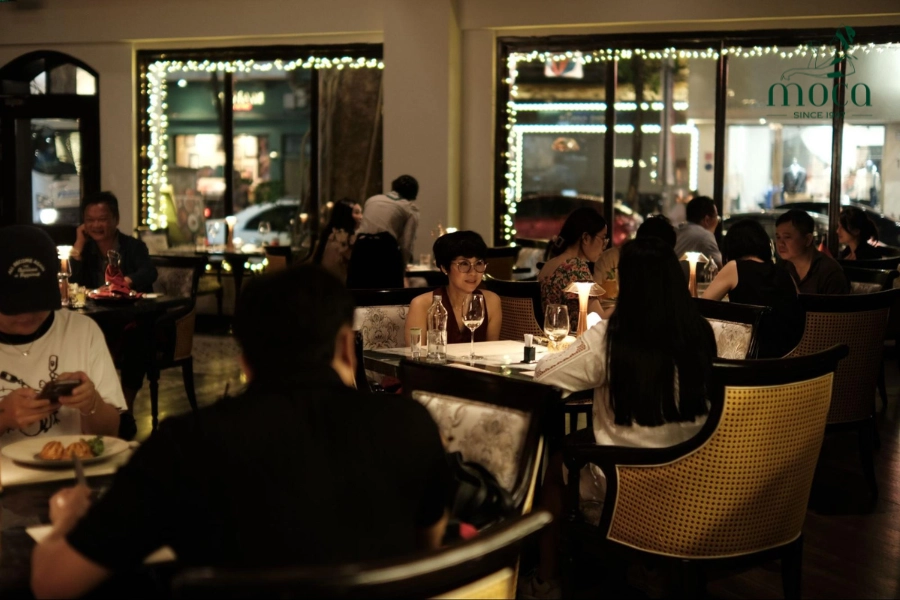 The Art Of Christmas Wine Pairing Elevate Your Festive Feast With Moca